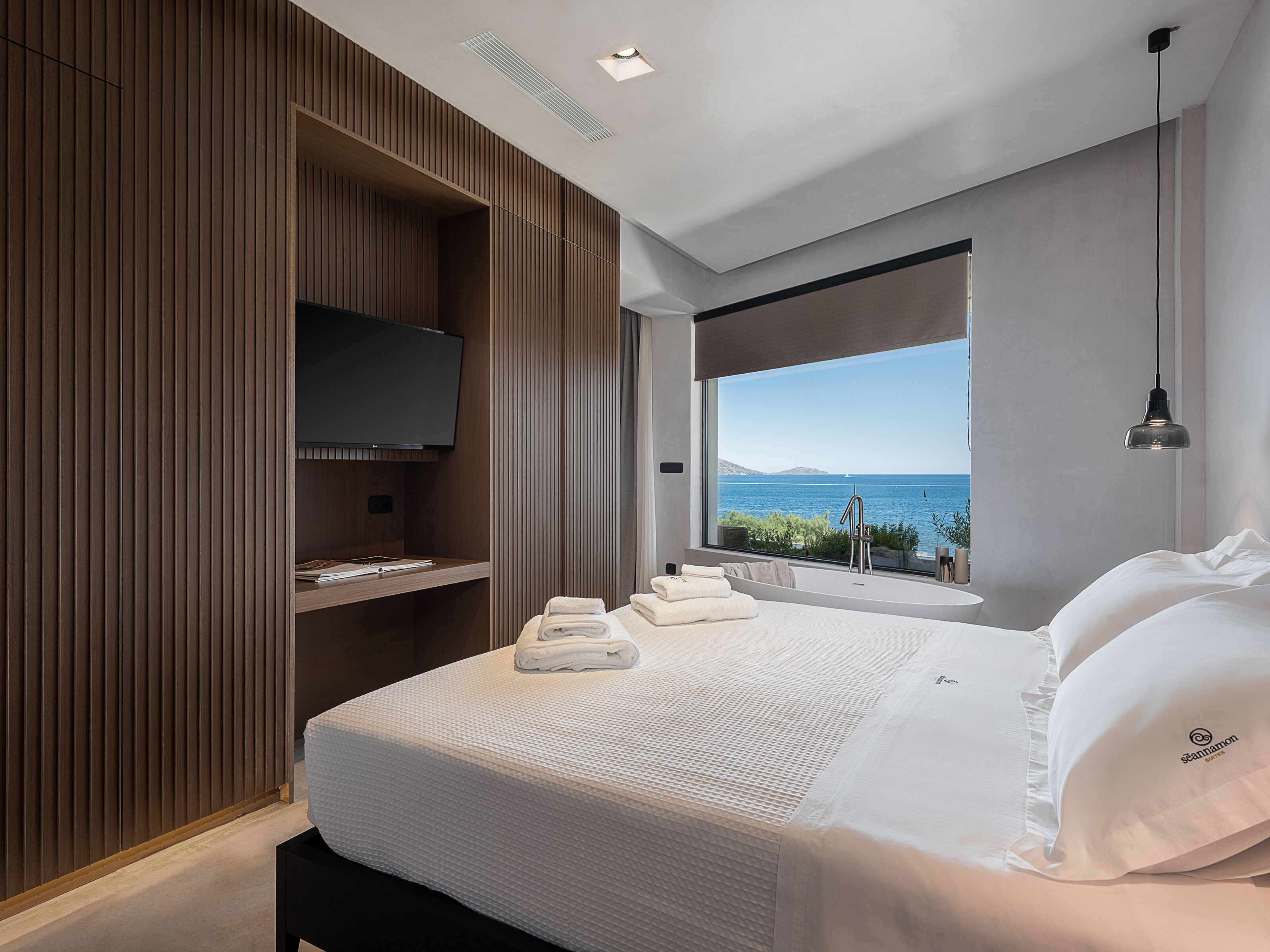 Seannamon Sea View Suite 1 - Steps To The Beach - Agios Nikolaos