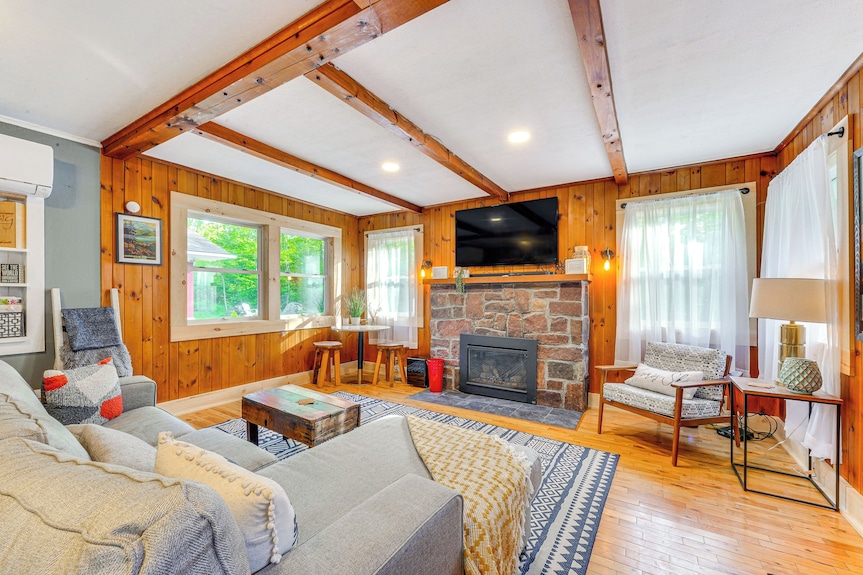 Pet-friendly Wilmington Retreat W/ Hot Tub! - Wilmington, NY