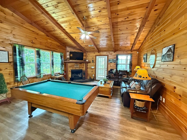 A View From Above - Dog Friendly W/ Screened In Porch And Hot Tub, Near Helen Ga - Clarkesville, GA