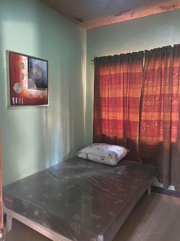 Currently Unavailable .... Gated, Private Estate With Gardens - Moalboal