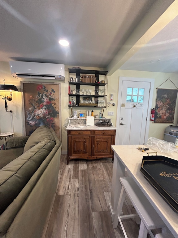 Super Clean Home, Hot Tub & Walk To Downtown Low Fees A+ Reviews - Cottage Grove, OR
