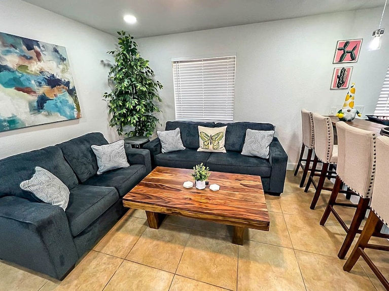 Cozy Home W/yard & Outdoor Kitchen 5 Min. Drive To Downtown & Airport - Phoenix-Sky-Harbor Airport (PHX)