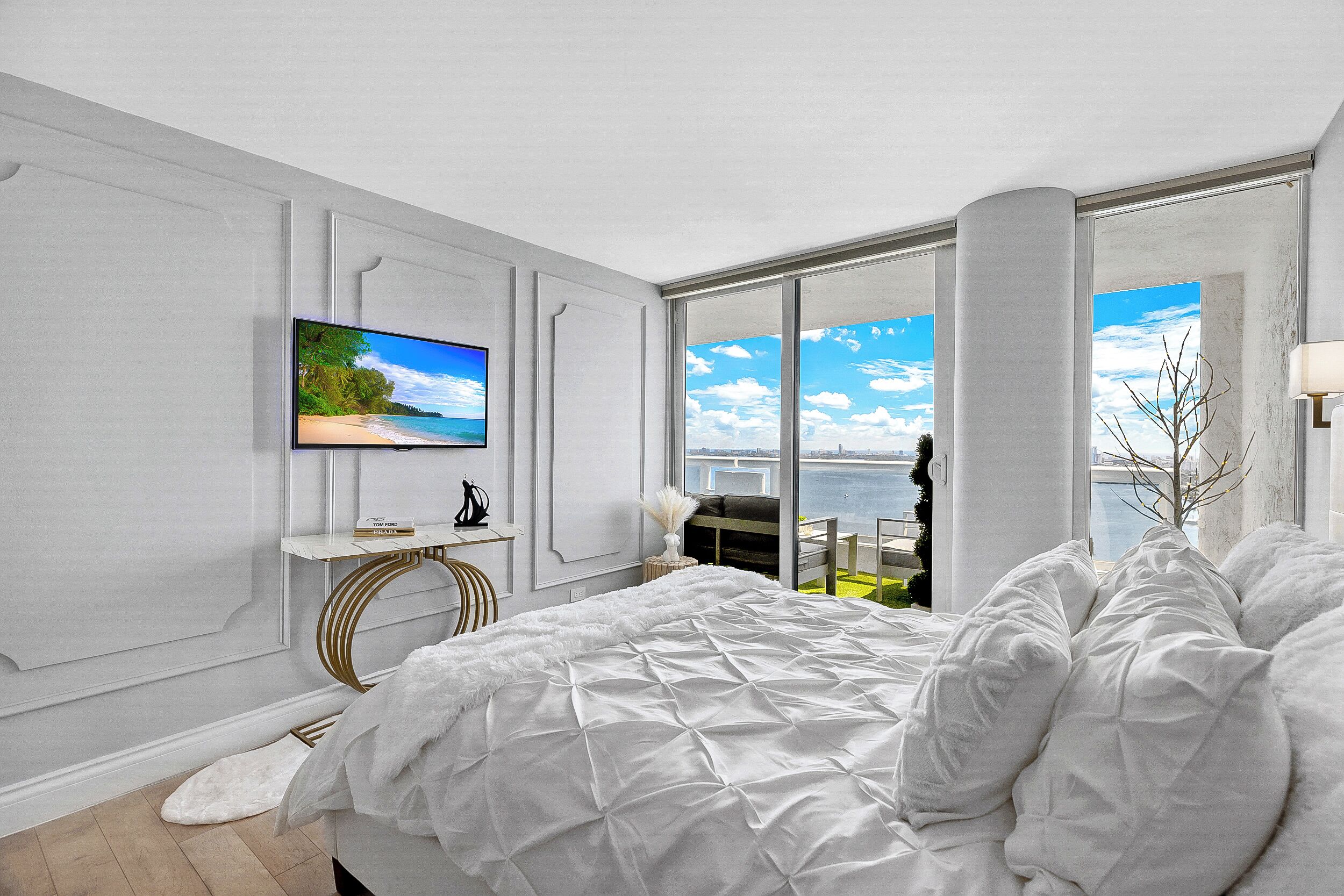Penthouse, 2 quartos | Com decoração personalizada, com mobília individualizada, secretária 