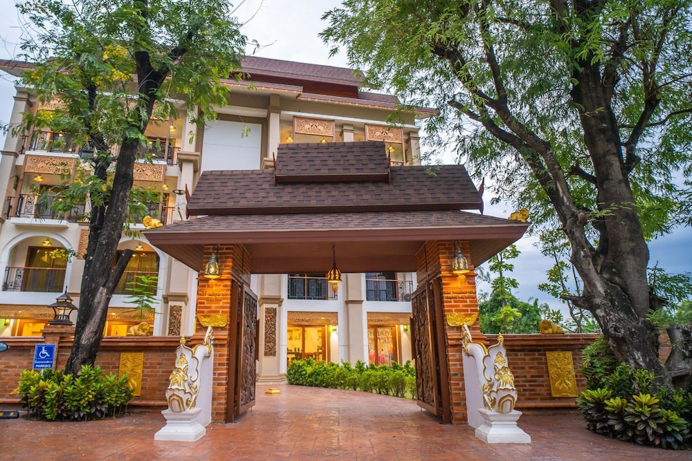 Siri Nakornpink Chiang Mai Hotel (Sha Plus+) - Chiang Mai