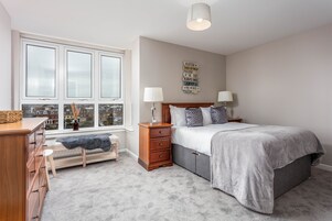 Apartamento superior | 2 quartos, individualmente decorados, individualmente mobiliados