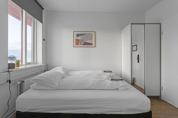 Bank Guesthouse - Island