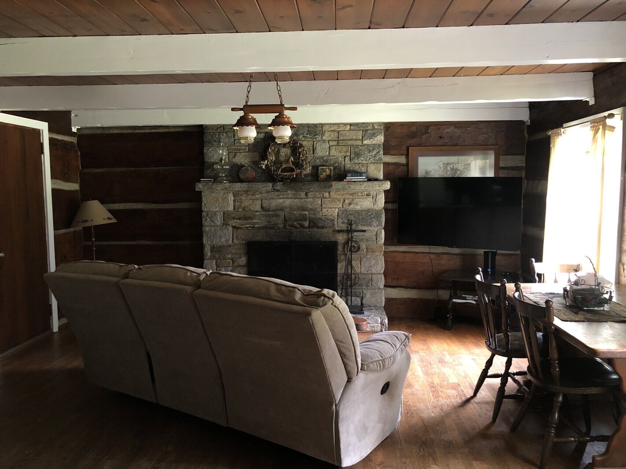 Cabin 1 - 1 Bedroom Cozy Cabin With Mountain View In Pioneer Village - Sylva, NC