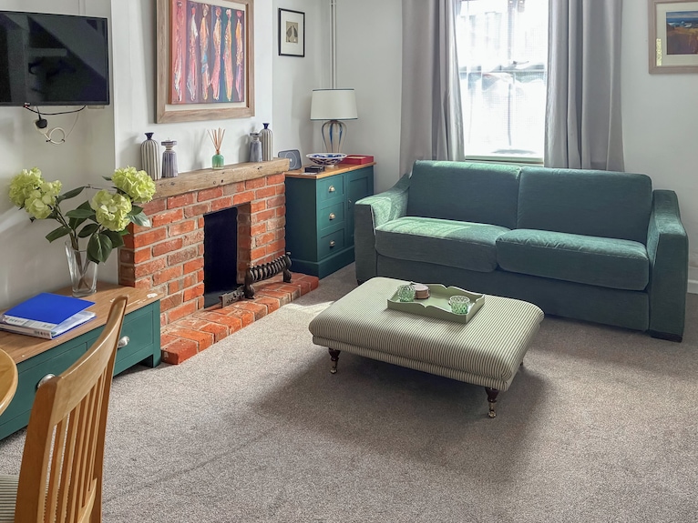 2 Bedroom Accommodation In Stockbridge - Andover