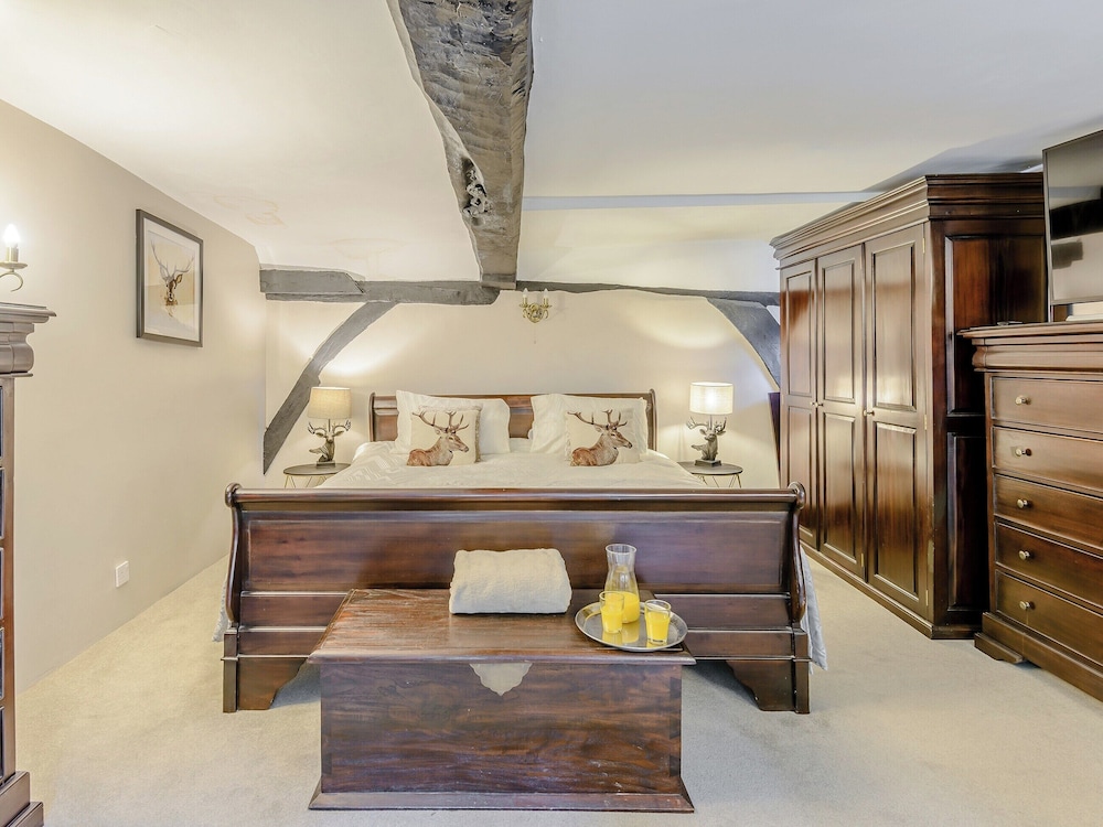 Stunning House, Stunning Grounds, Amazing Bonus Features Such As Bar, Hot Tub And Kids Tree House. - East Sussex