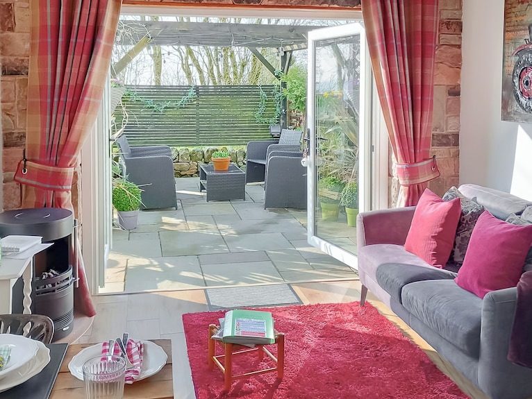 A Picture-perfect Property To Spend Your Well-deserved Break. - Leek