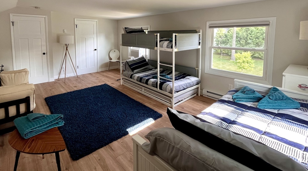 Serene Cottage With View Of Green Lake - Green Lake, WI