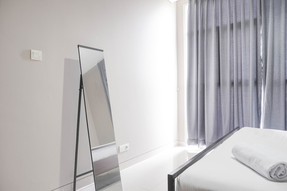 Nice And Fancy 1br At Ciputra International Apartment - Jakarta
