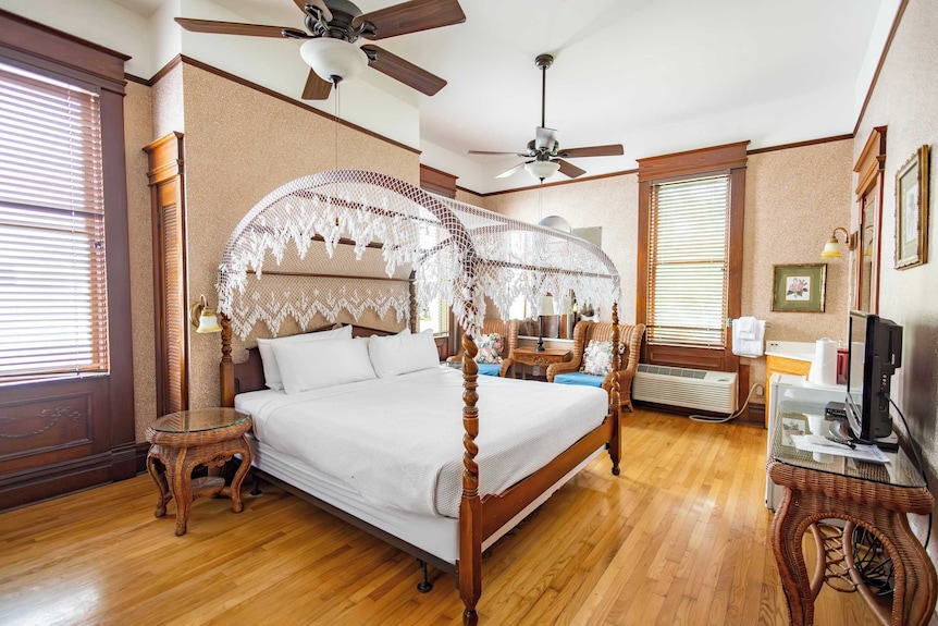 Classic King & Private Balcony - Curry Mansion Inn - Fort Zachary Taylor Historic State Park, Key West