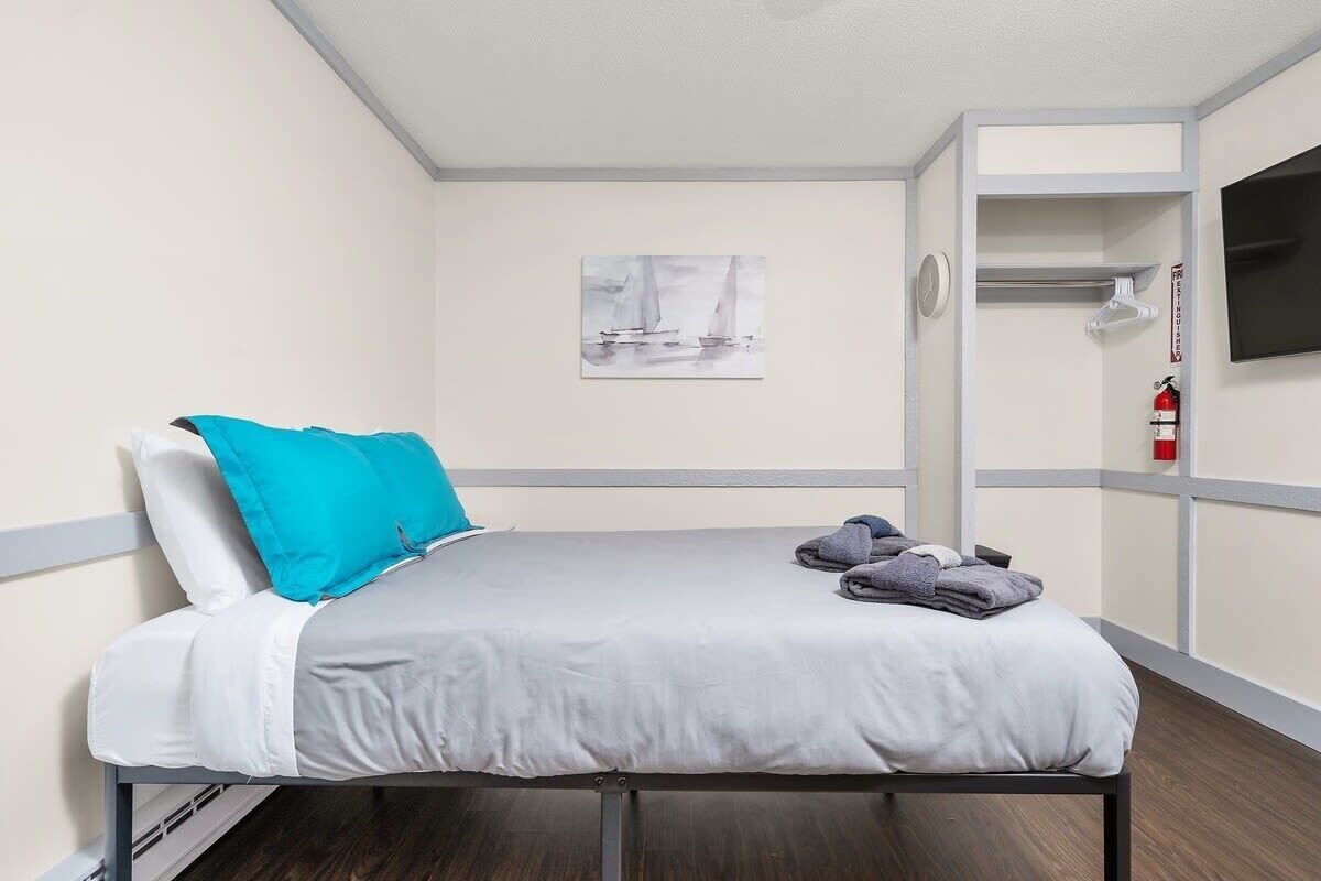 New 1 Bed Front Street Suite 3 - Traverse City, MI