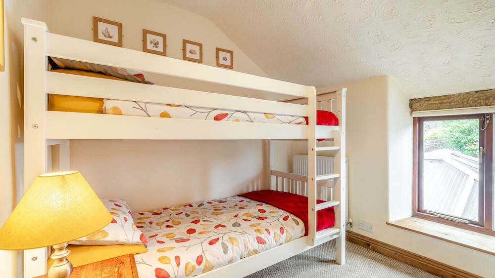 Forget-me-not - Two Bedroom House, Sleeps 4 - Tideswell