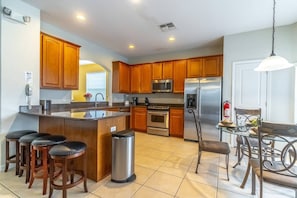 Casa (7755 Windsor Hills) | Exterior
