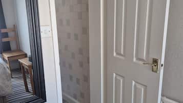 Quarto casal standard | Wi-Fi de cortesia, individualmente decorados, individualmente mobiliados