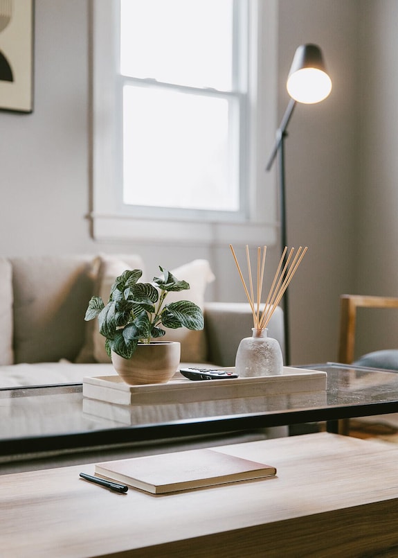 "The Carlisle" Warm Modern Stay W/ Yard -Greyline - 萊星頓市