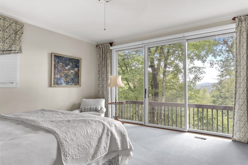 Falls Drive Cottage | Marvelous Home In The Highly Desired Highlands Falls Country Club Community - Highlands, NC