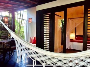 Quarto casal luxo, no jardim | Roupas de cama de algodão egípcio, roupas de cama premium, frigobar