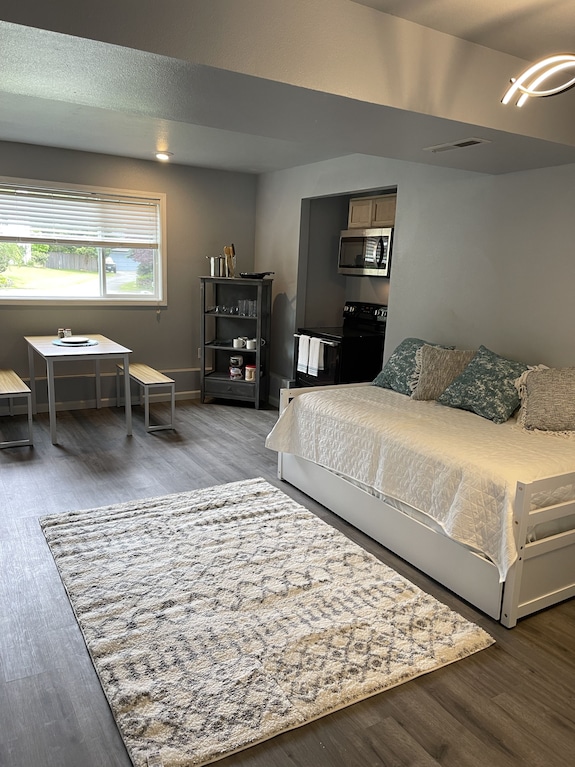 Bothell Guest Suite - Great American Casino Everett