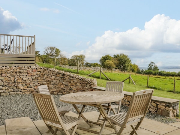 Little Barn, Pet Friendly, Character Holiday Cottage In Cartmel - Grange-over-Sands