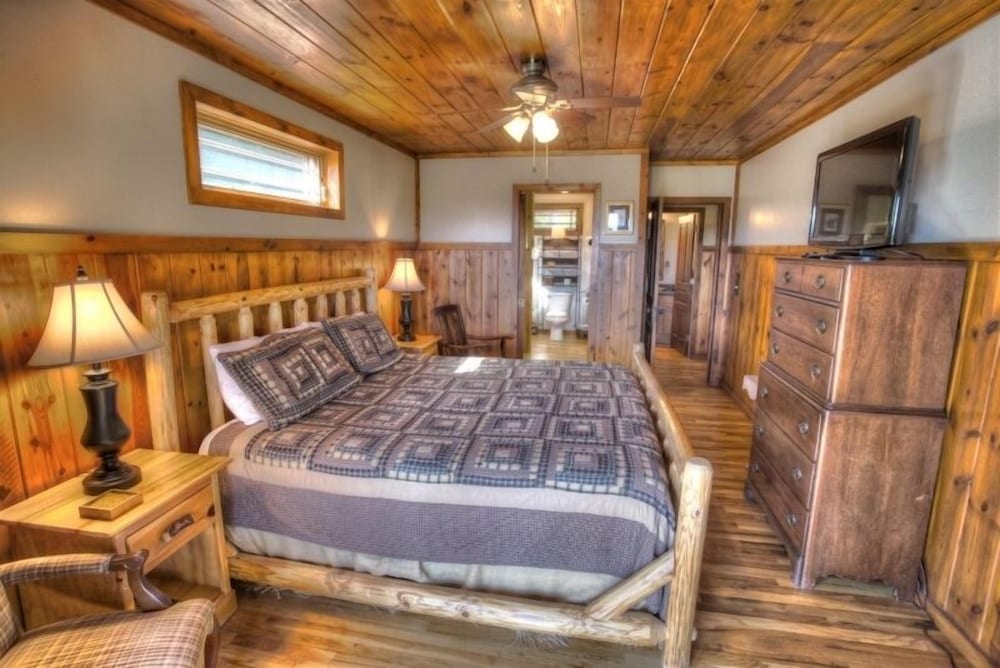 Moondance | Dog Friendly With Fenced In Yard, Phenomenal Mtn Views And Hot Tub - Helen, GA