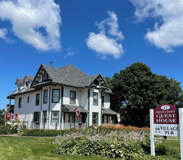 Prince County Guest House - Prince Edward Island