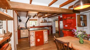 Casa de Campo | Cozinha privada | Um frigorífico, uma chaleira elétrica, uma torradeira