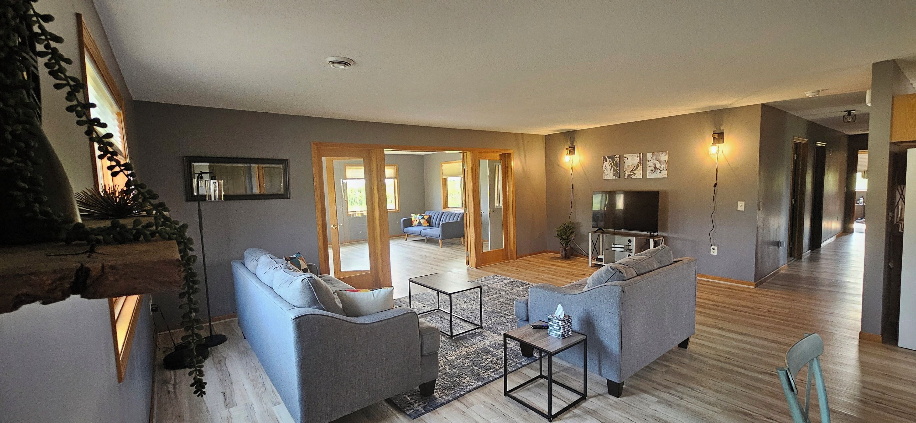 Cheerful 3-bedroom, 6 Acre Home On The Lake! - Dent, MN