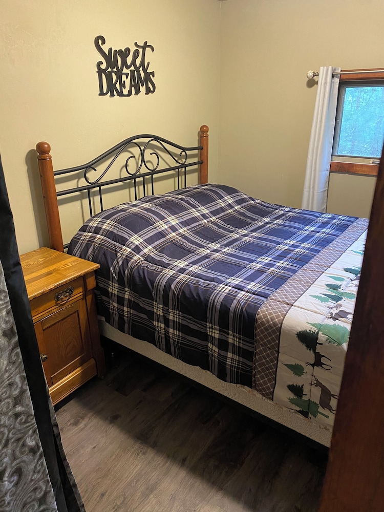 Cabin Centrally Located Near Crivitz Wi - Wisconsin
