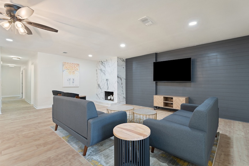 Modern Home With Heated Pool, Game Room, And 4 Miles To The Beach! - Pensacola, FL