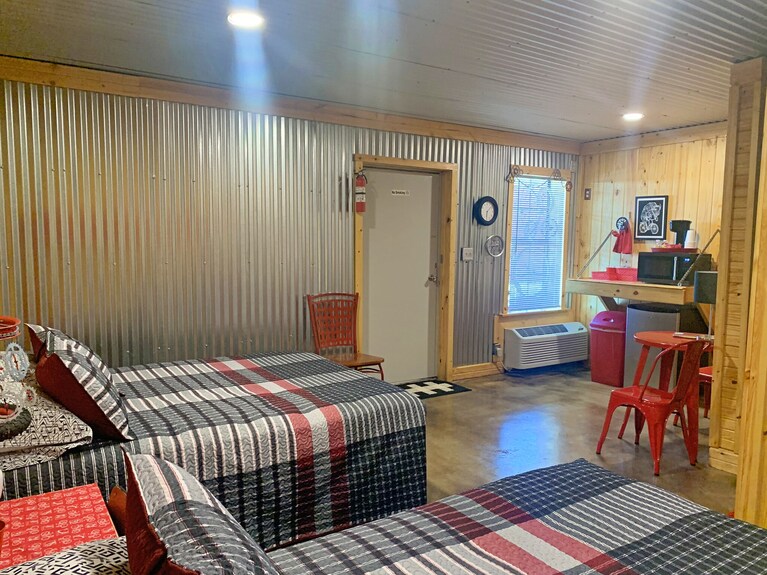 Tour De Bison Cabin Cache Near Wichita Mountains Cycling Biking Cache Sleeps 4 - Tahlequah Pond, OK