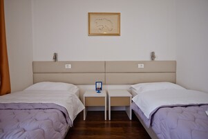 Quarto Duplo ou Twin Básico | Wi-fi grátis 