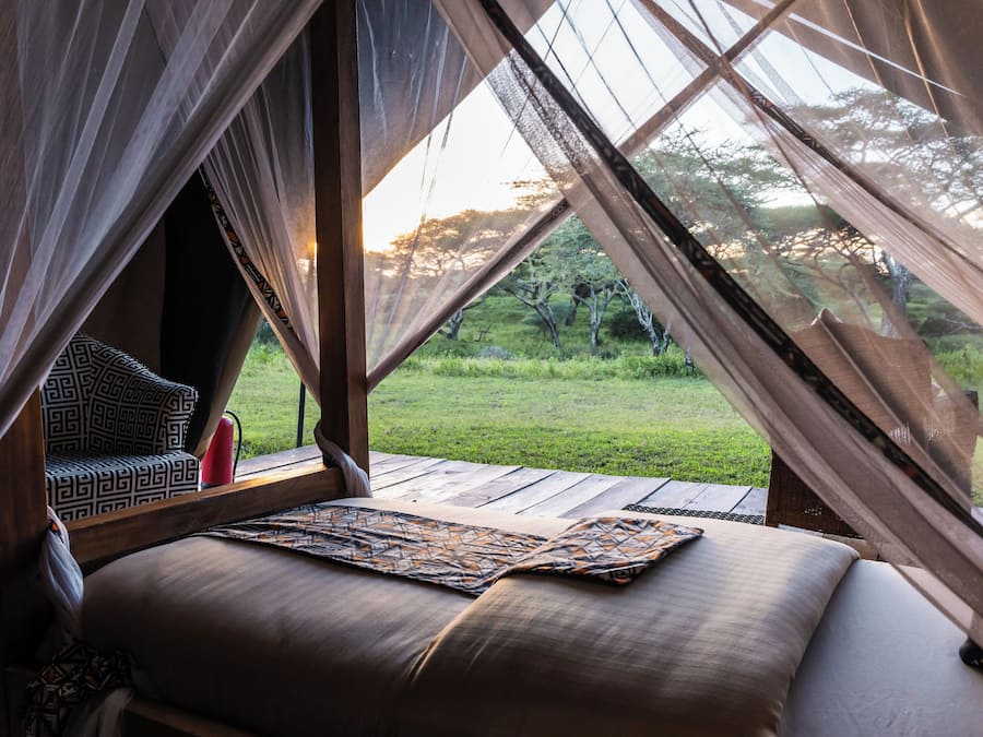 Tenda de Luxo | Cofre no quarto, roupa de cama fornecida