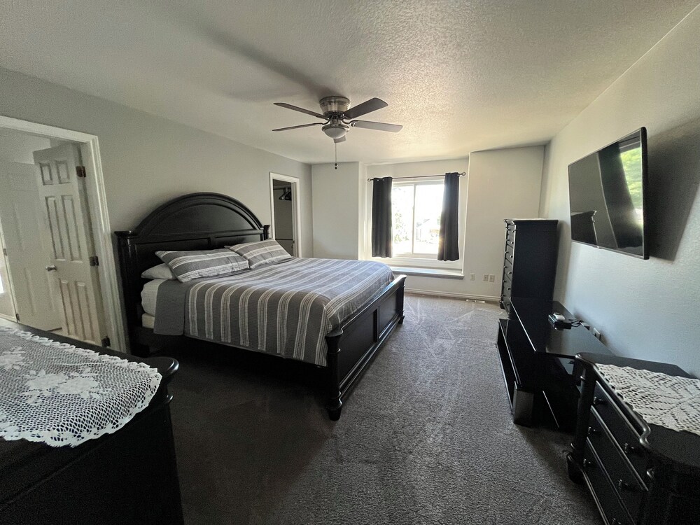 Spacious Home Located Near Mtns & Downtown Denver! - Golden, CO