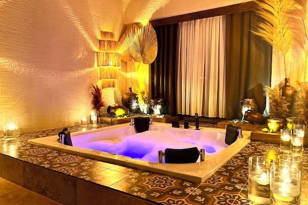 Suite Exclusiva, banheira de hidromassagem grande | 1 quarto, lençóis italianos Frette, roupa de alta qualidade