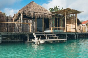 Cabana de Madeira Panorâmica | Secretária adequada para computadores portáteis, Wi-fi grátis 