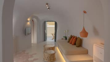 Suite-Estúdio Júnior, terraço | Sala de estar | Smart TV de 32 polegadas com canais por cabo, televisor