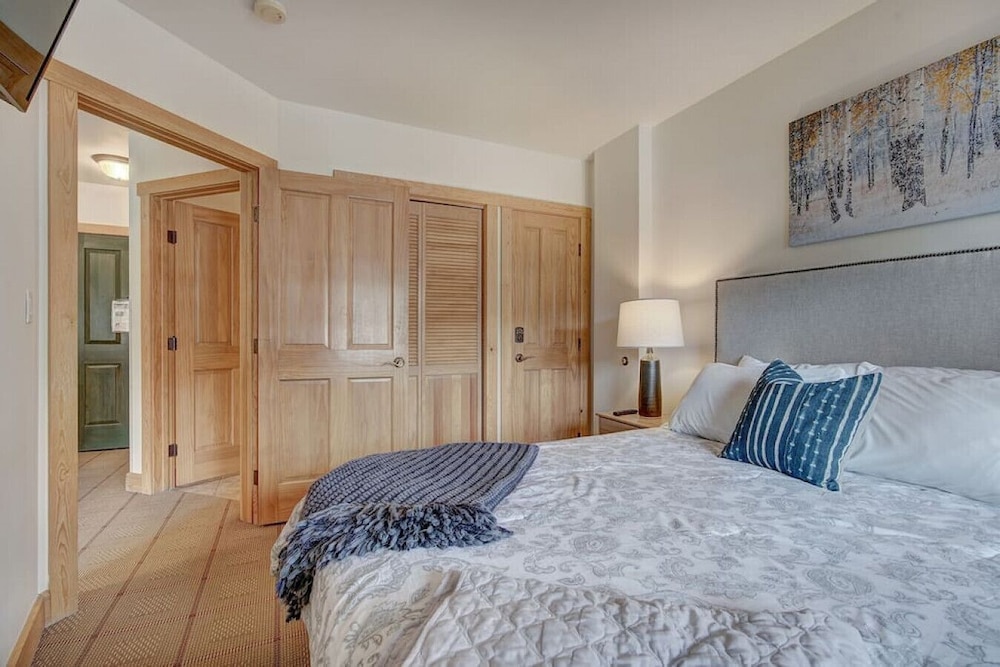 Copper Springs · Golf Course & Mountainside Views ★ Copper Village - Copper Mountain, CO