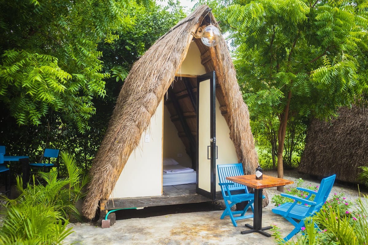 Quarto casal, banheiro compartilhado | 1 quarto, roupa de cama