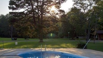 Piscina exterior sazonal