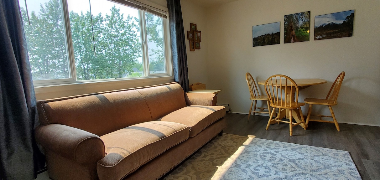 Alaskan Hideaway 2 Bedroom Apt By Lakes, Airport, Hiking - Anchorage, AK