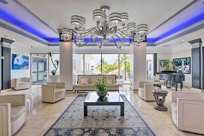 Oceanfront Luxury Renovated Resort Getaway! - Fort Lauderdale