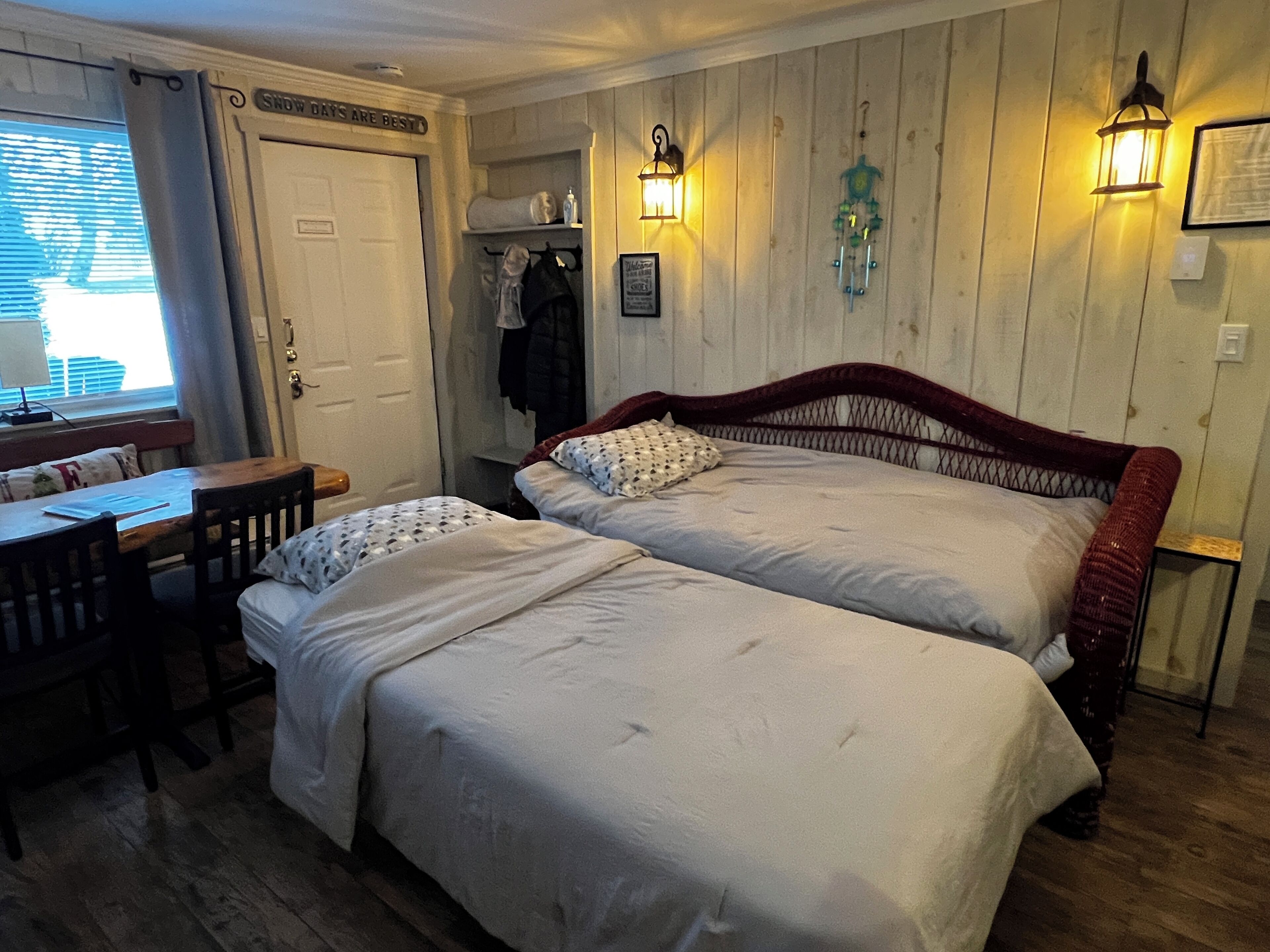 Modern Mountain Retreat In Hunter  Near Trails, Waterfalls & Breweries - Hunter Mountain, NY