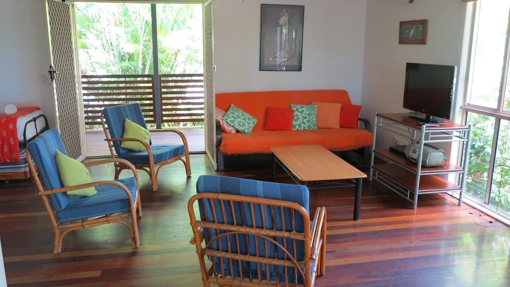 Nelly Bay 47 - Leafy Island Oasis Next To The National Park And 500m To The Water's Edge - タウンズビル