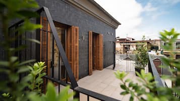 Quarto Premium, terraço, Vista para a cidade | Minibar, cofre no quarto, secretária