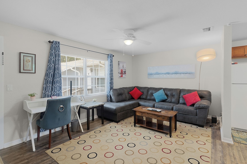 The Downtown Retreat Five - 오캘라