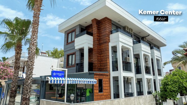 Euronova 酒店及套房 - 凱梅爾