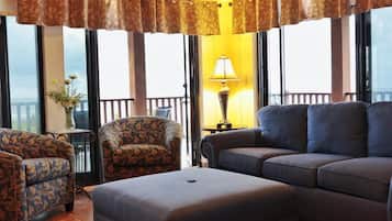 Apartamento Royal | Sala de estar | Televisor